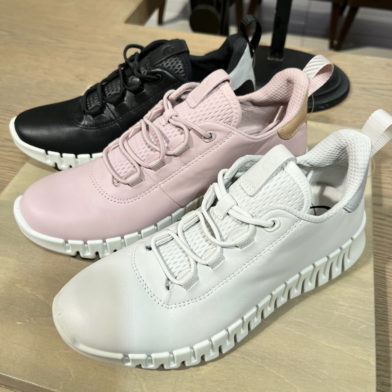 《まいにち歩こう》ecco/エコー♪ | 婦人くつ売場 | 大丸梅田店公式 SHOP BLOG